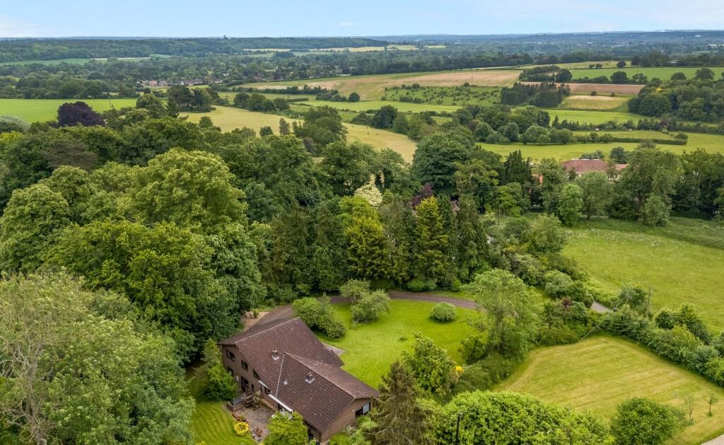 Bere Court Road, Reading RG8 4 bed detached house for sale - £1,350,000