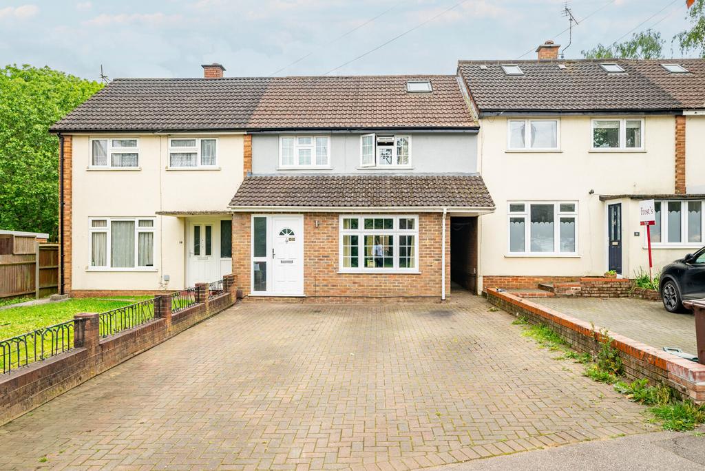 Drakes Drive, Hertfordshire AL1 3 bed terraced house - £500,000