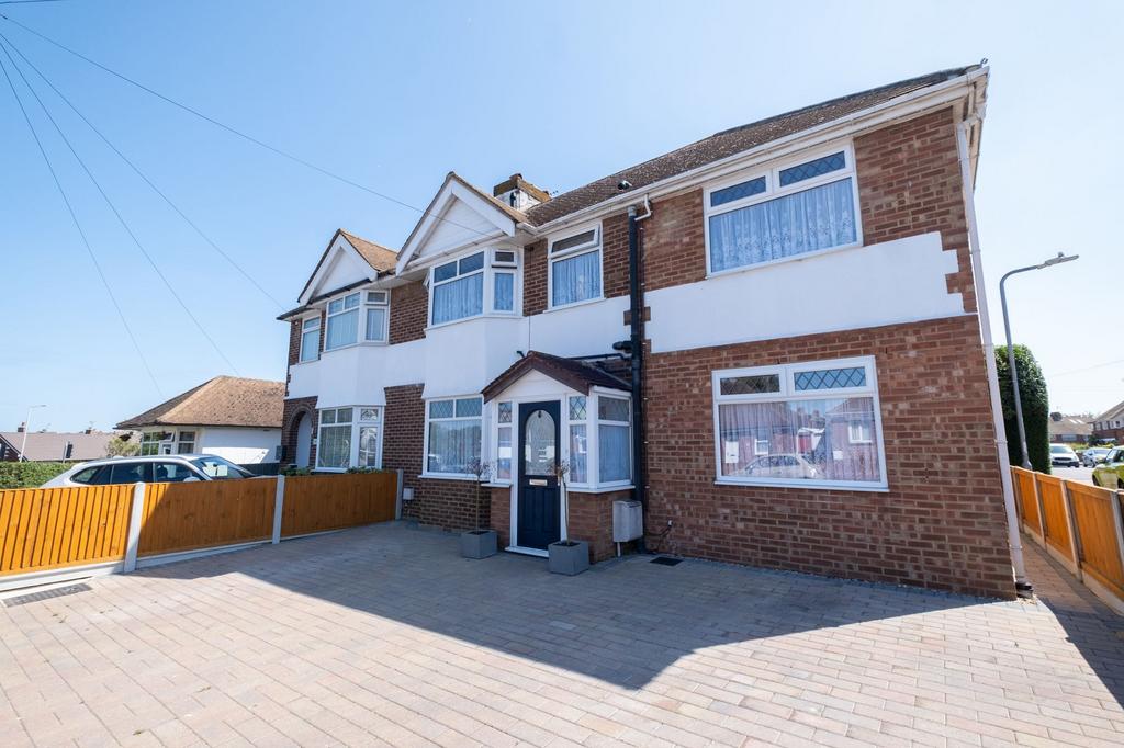 Newington Road, Ramsgate, CT12 4 bed semi-detached house - £375,000