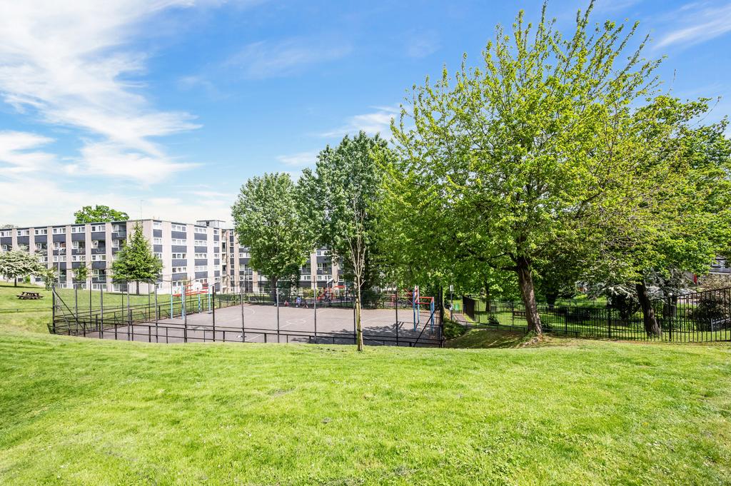 William Harvey House, Whitlock Drive... 2 bed apartment to rent - £ ...
