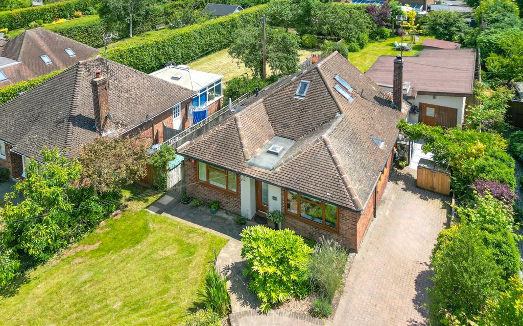 Windmill Lane, High Wycombe HP15 5 bed bungalow - £800,000