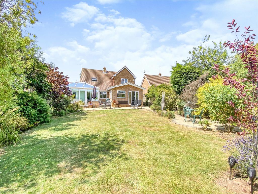 Elm Drive, Cambridgeshire PE27 4 bed detached house for sale - £575,000