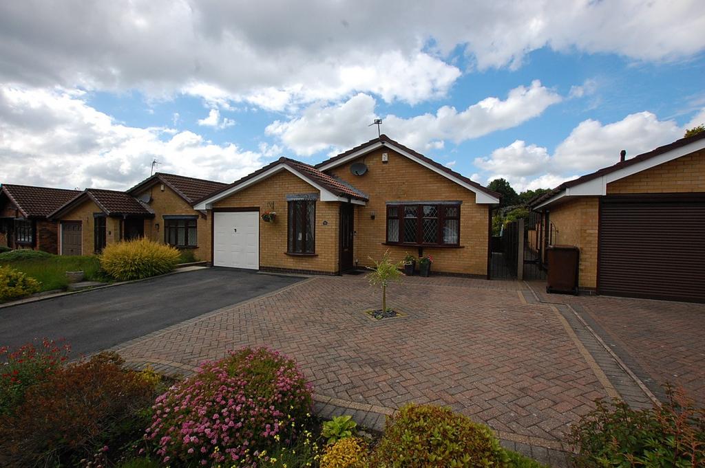 Camberwell Drive, Greater Manchester OL7 2 bed bungalow - £315,000