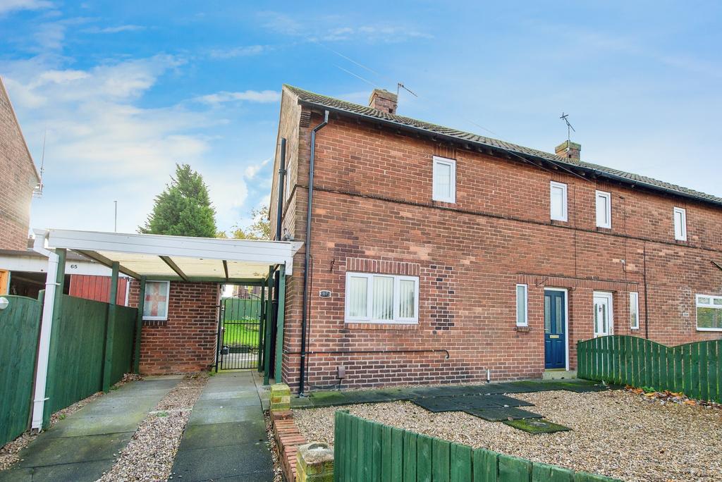 Stansfield Drive, West Yorkshire WF10 2 bed semi-detached house - £150,000