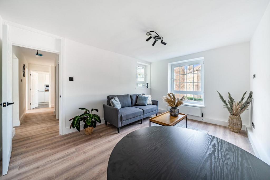 Turnham Road, Brockley 3 bed flat - £400,000