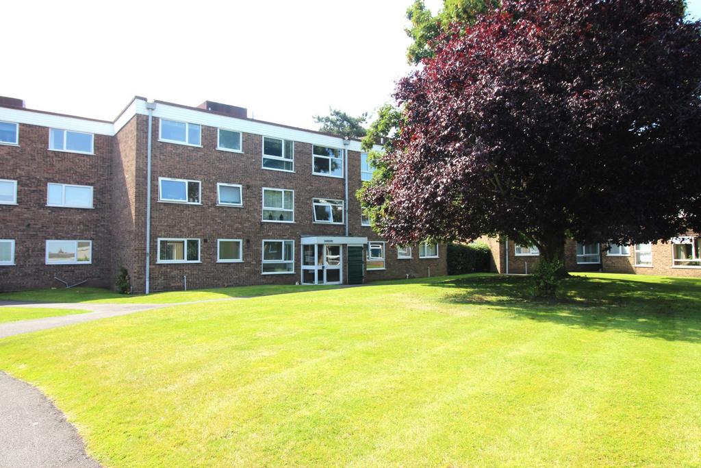 Balmoral Court, Kidderminster, DY10 2 bed flat for sale - £125,000