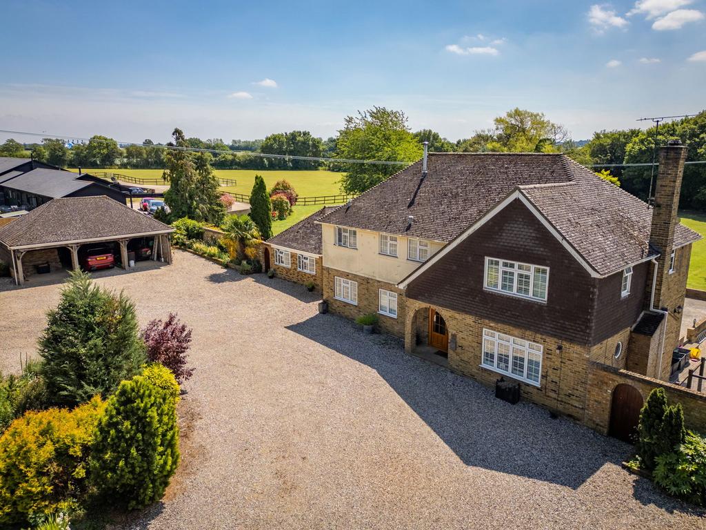 Boyton Cross, Chelmsford CM1 5 bed detached house - £1,375,000