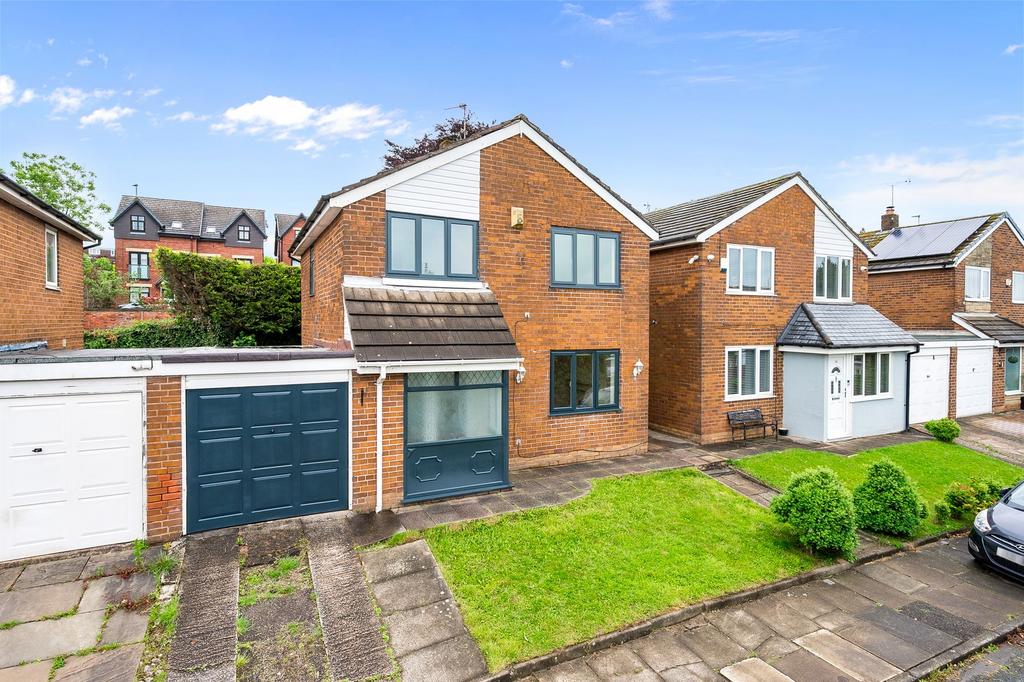 Southdown Drive, Worsley, M28 3 bed link detached house - £335,000
