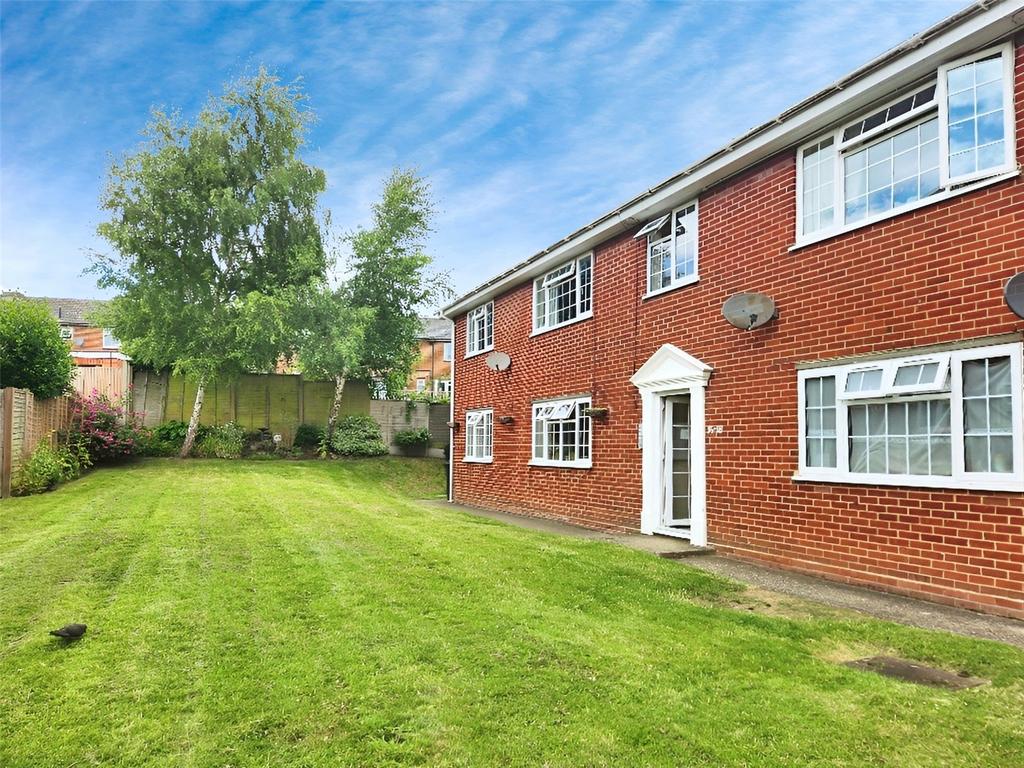 Roseacre Close, Kent CT2 2 bed flat for sale - £235,000