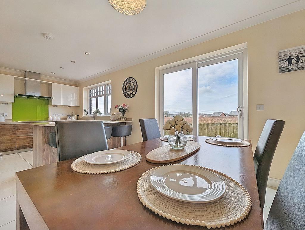 Garth Close, Cleator Moor CA25 6 bed detached house for sale - £415,000