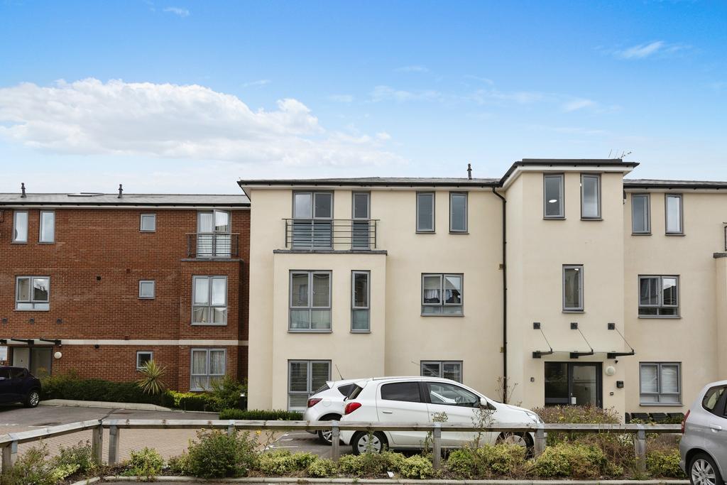 Springhead Parkway, Gravesend DA11 1 bed flat - £180,000