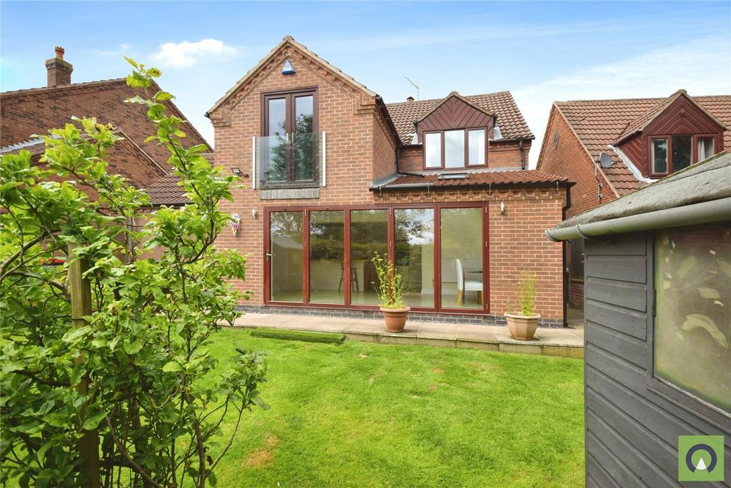 Kings Court, Nottingham NG17 4 bed detached house for sale - £310,000