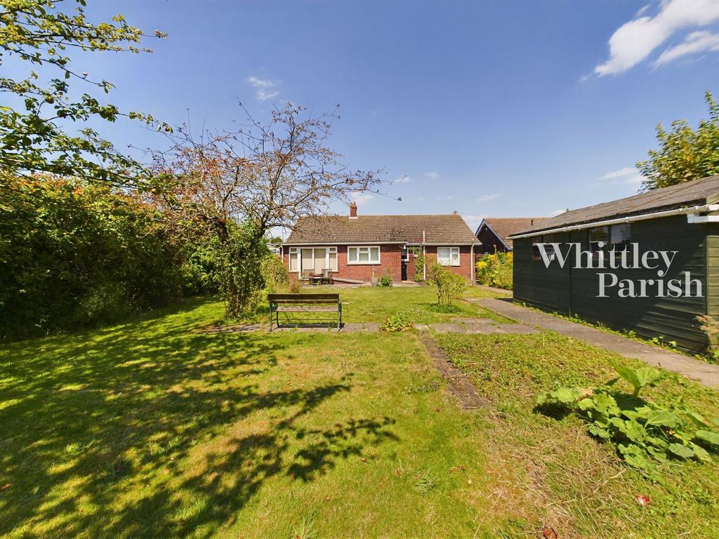 Frenze Road, Diss 2 bed detached bungalow for sale - £325,000