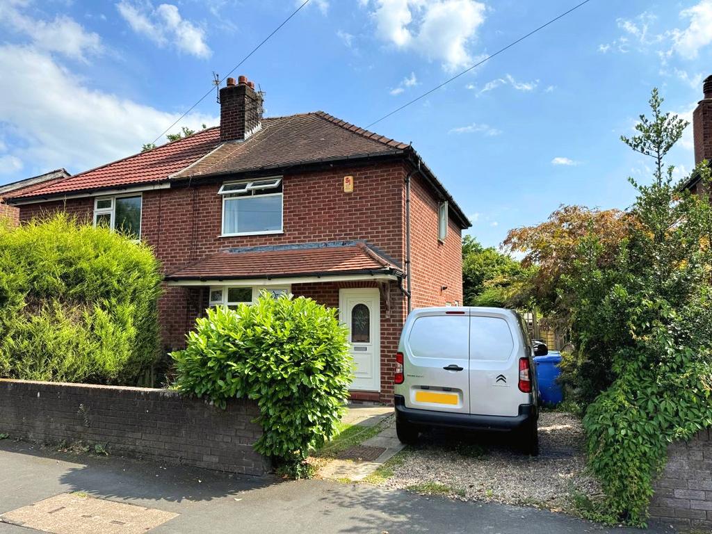 Highfield Avenue, Romiley, Stockport 2 bed semi-detached house - £150,000