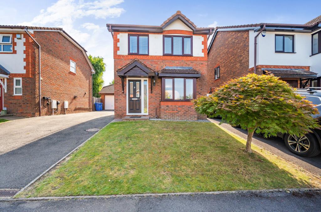 Roman Way, Bracknell RG42 3 bed detached house for sale - £500,000