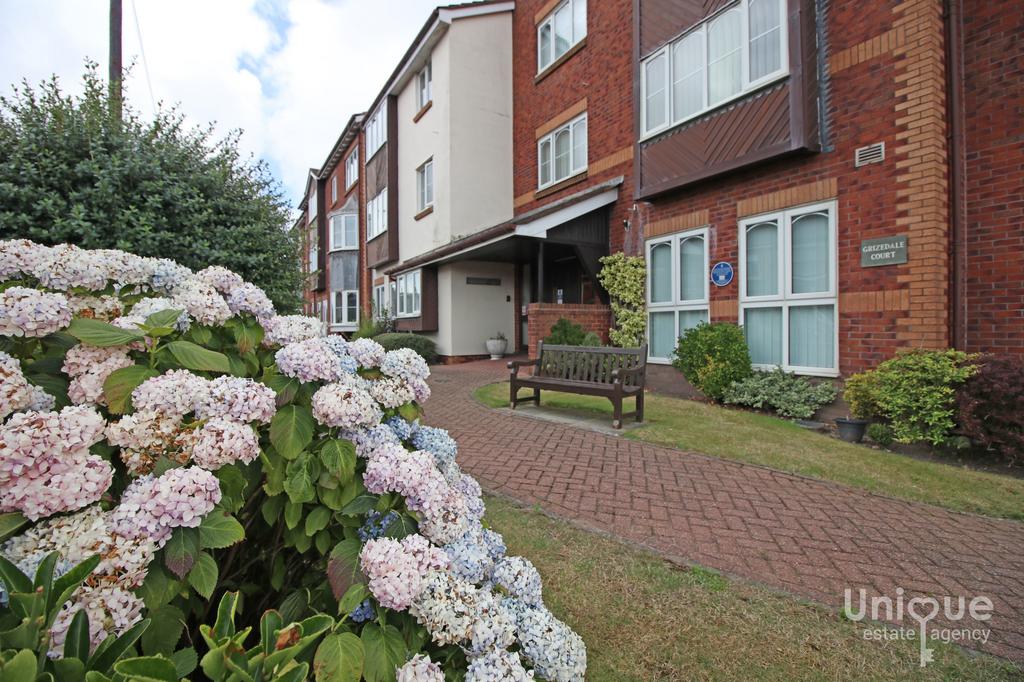 Forest Gate, Blackpool, FY3 1 bed apartment - £64,000