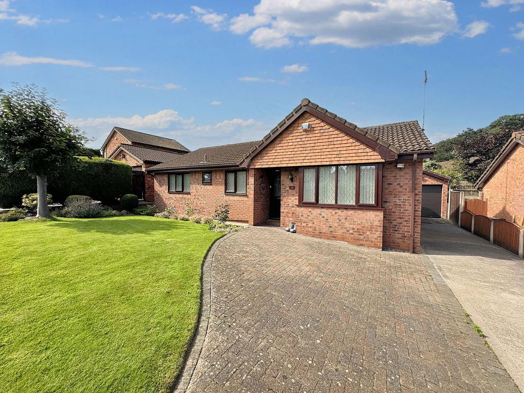 Lon Dirion, Abergele, LL22 8PX 2 bed detached bungalow - £295,000