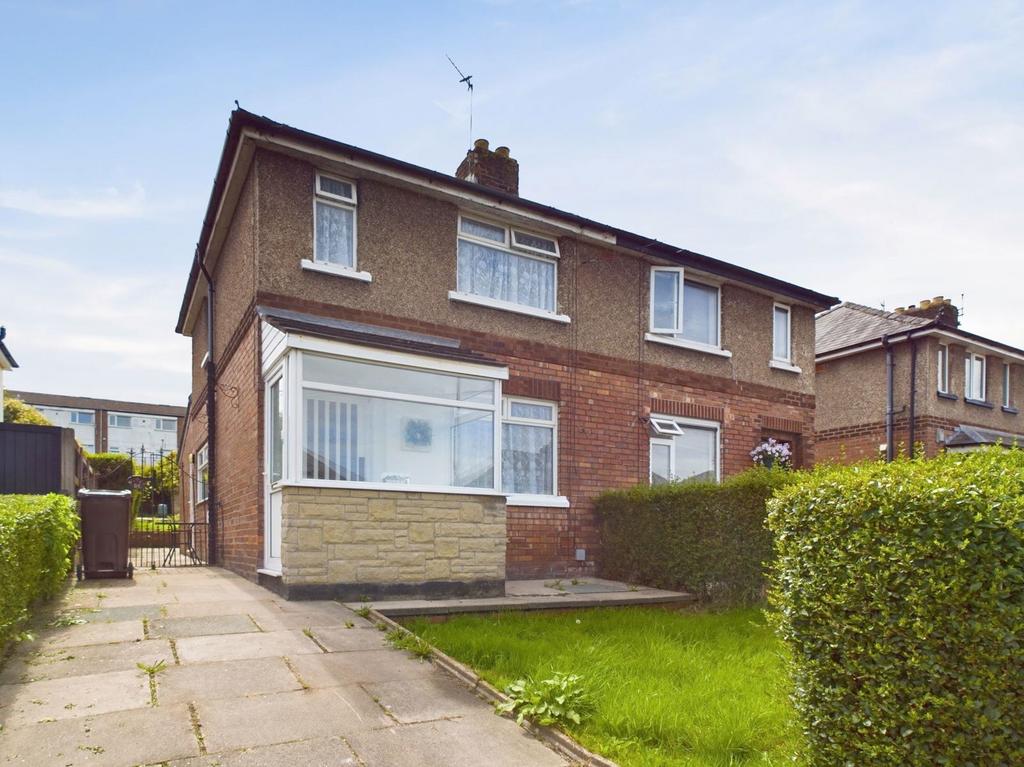 Scarisbrick Street, Ormskirk, L39 1QE 4 bed semi-detached house - £175,000