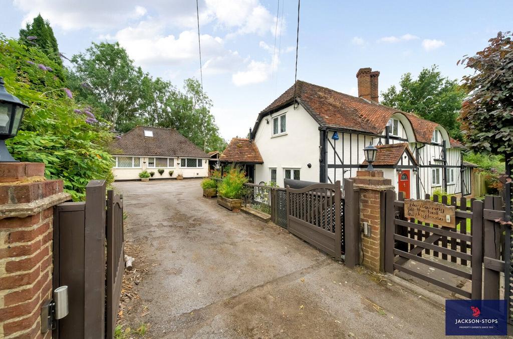 Ampthill Road, Lidlington... 3 bed detached house for sale - £600,000