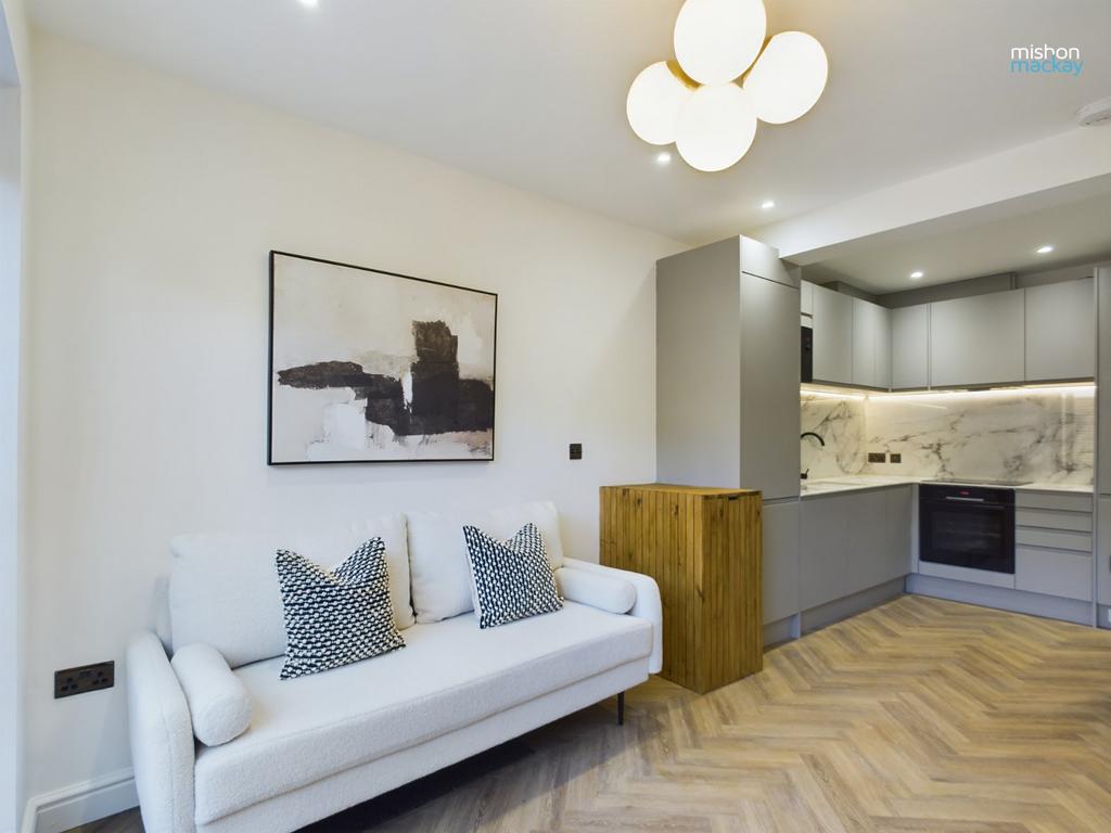 23 Brooker Street, Brighton, BN3 2 bed flat - £425,000