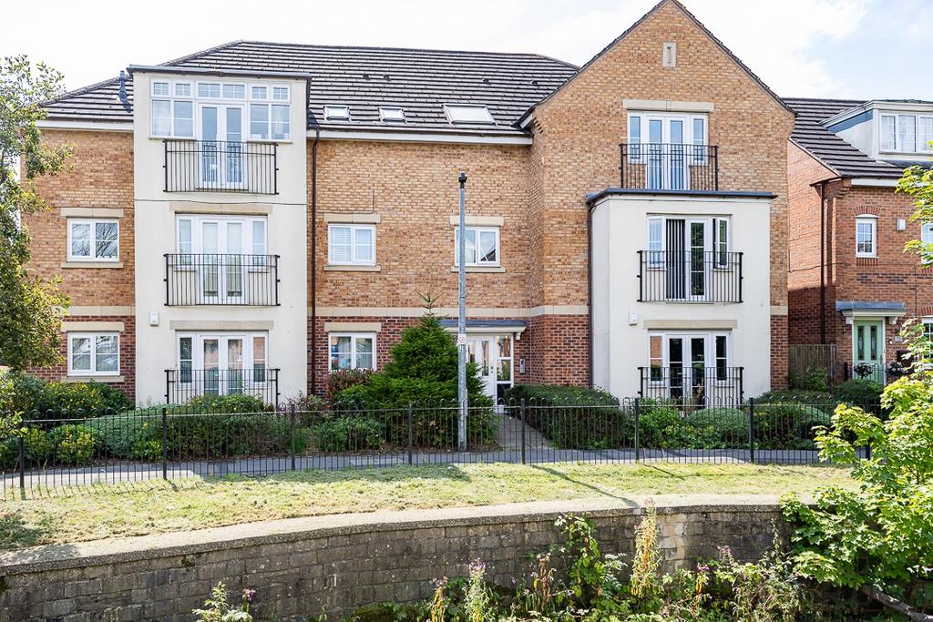 Liversedge WF15 2 bed flat - £110,000