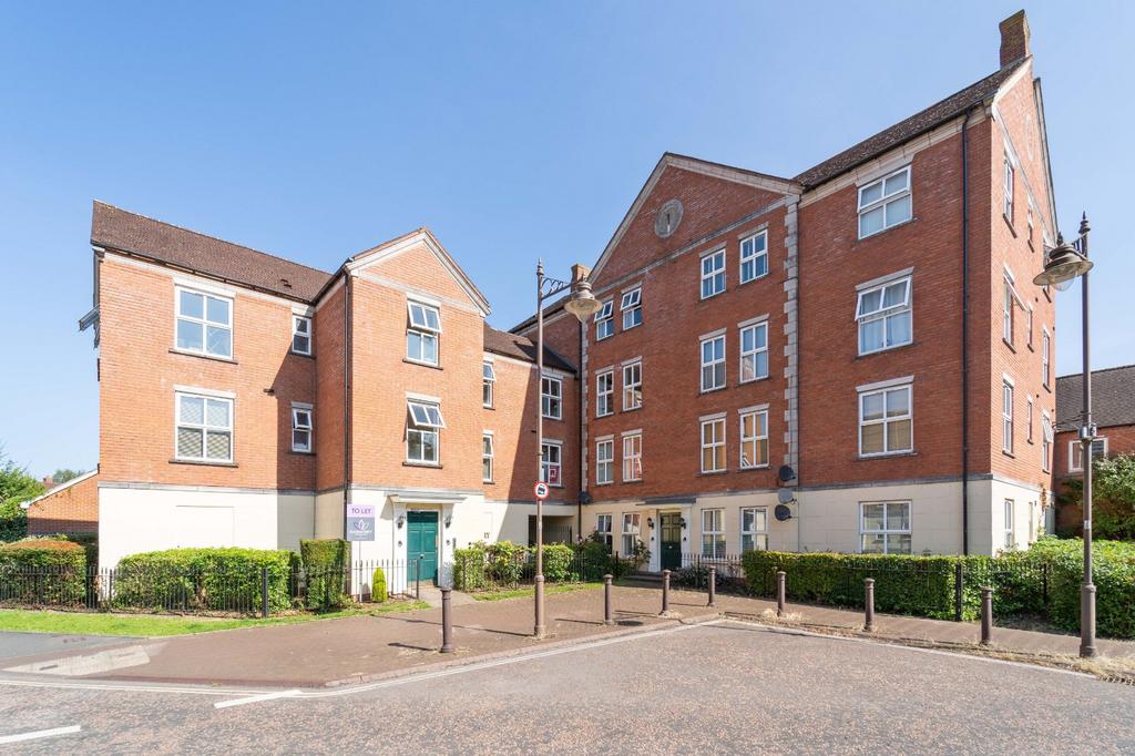 The Library, Dickens Heath Road... 2 bed flat - £160,000
