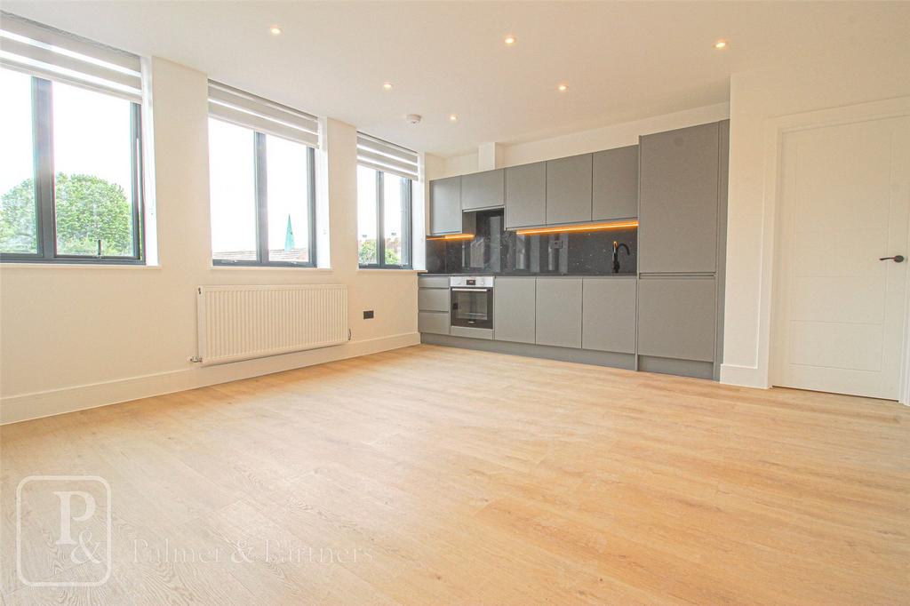 North Station Road, Colchester... 1 bed apartment - £1,175 pcm (£271 pw)