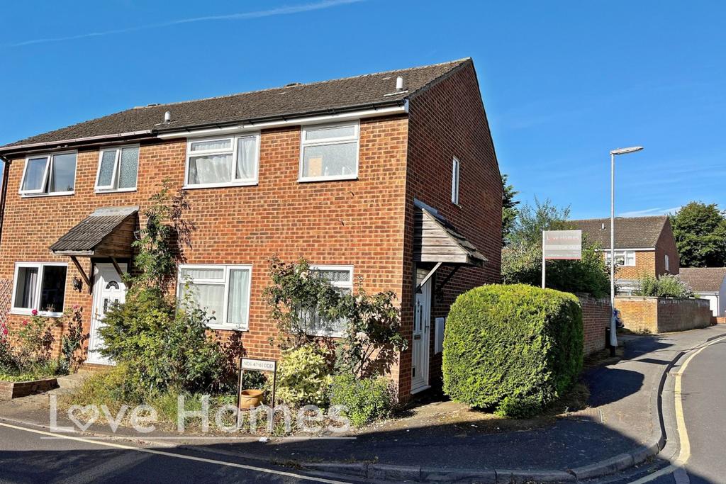 Coniston Road, Flitwick, Bedford... 3 bed semi-detached house - £319,995