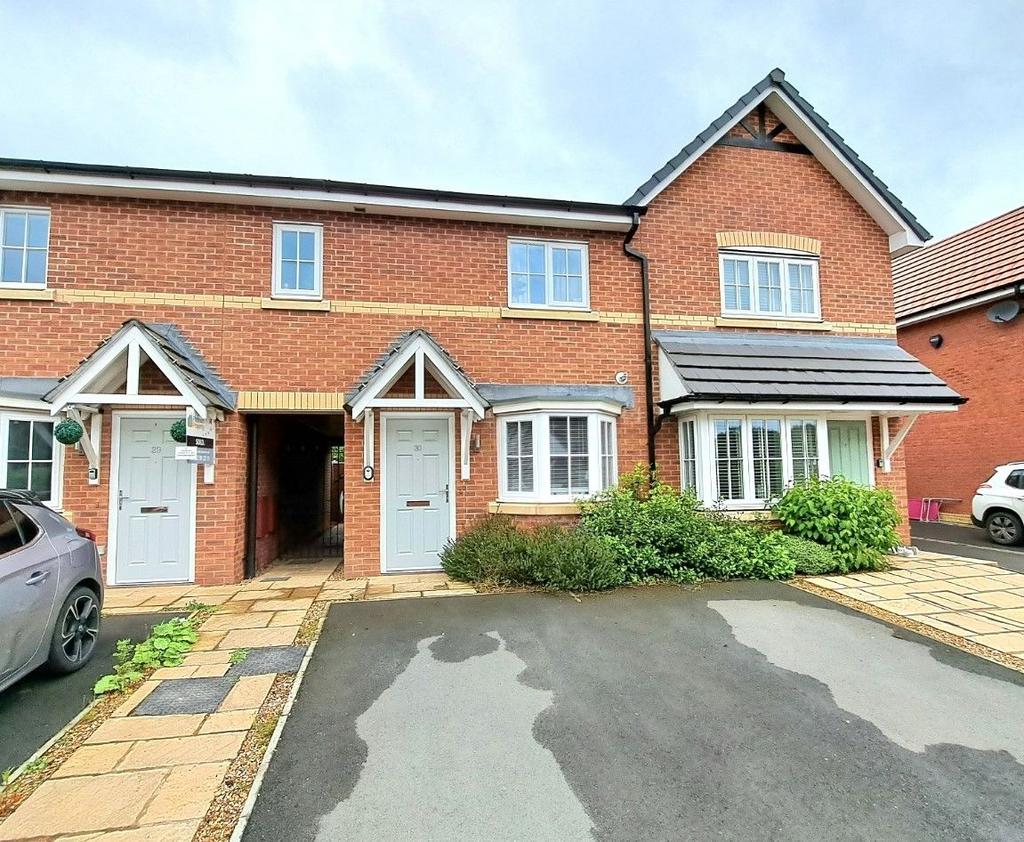 Congleton CW12 2 bed mews - £55,000