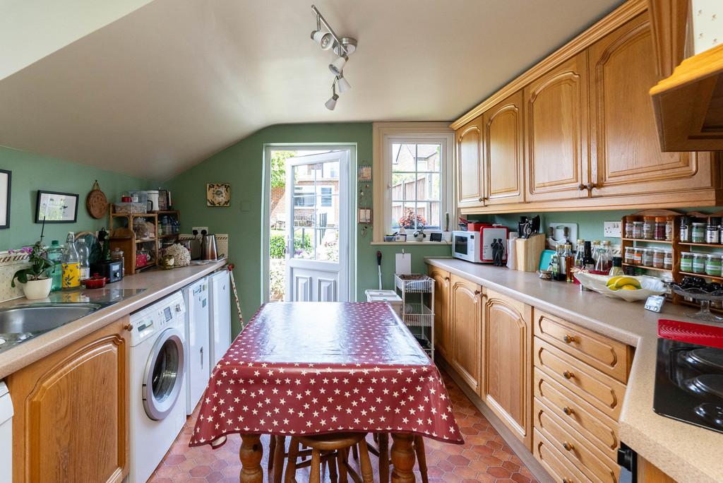 Myrtle Road, Dorking 2 bed semi-detached house - £525,000