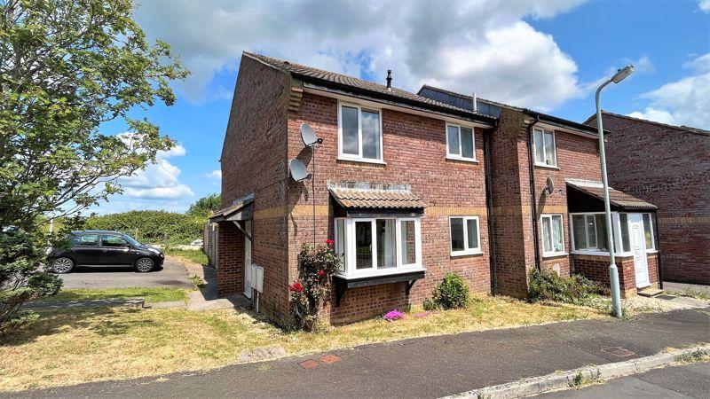 Crib Close, Chard 1 bed terraced house - £675 pcm (£156 pw)