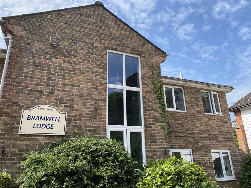Brighton Road, Henfield, BN5 1 bed apartment - £1,150 pcm (£265 pw)