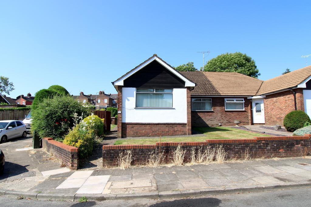 Deep Denes, Stopsley, Luton... 3 bed bungalow - £340,000
