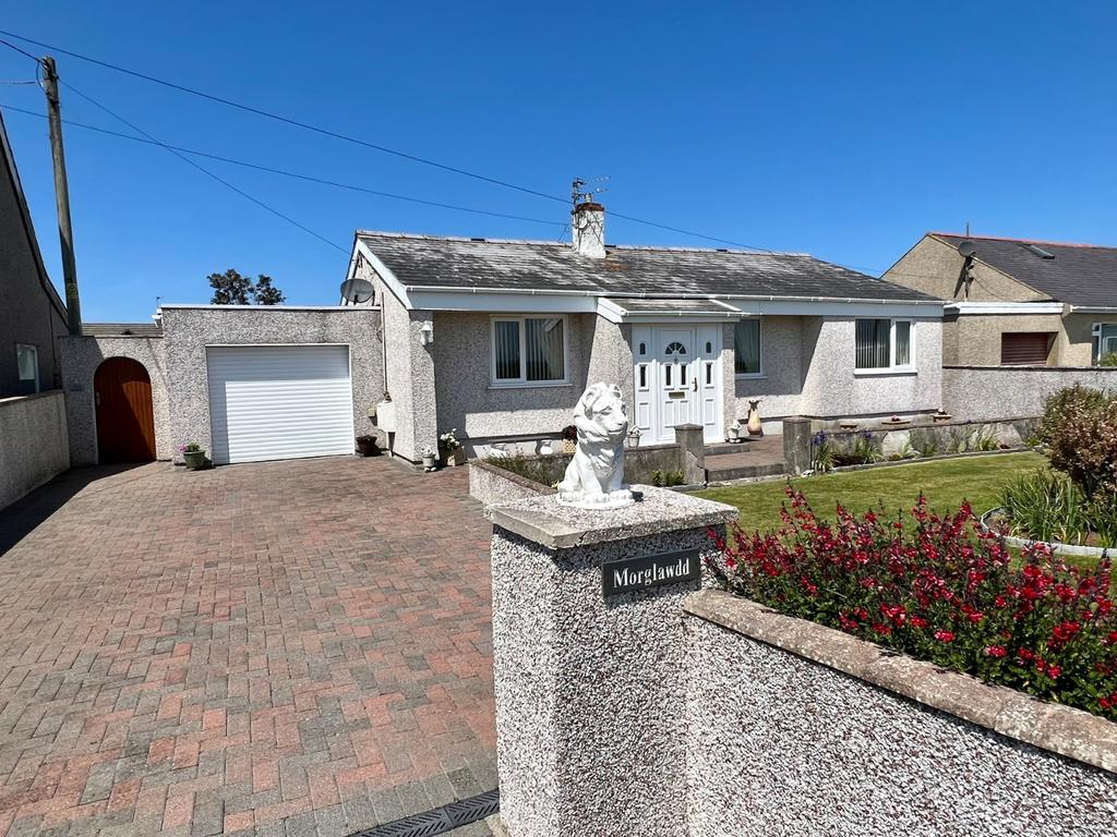 Gorad Road, Valley, Holyhead, Isle of... 3 bed bungalow for sale - £330,000