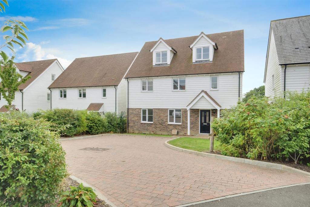 Stockwood Meadow, Staplecross 5 bed detached house - £550,000