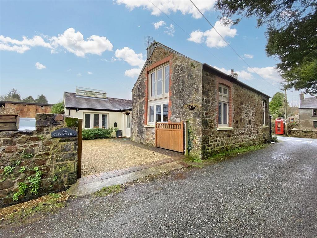 Redberth, Tenby 4 bed semi-detached house - £375,000