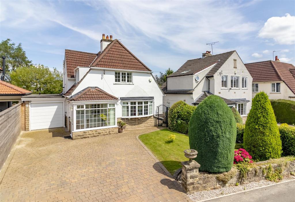Wyncroft Grove, Bramhope, Leeds 3 bed detached house - £550,000