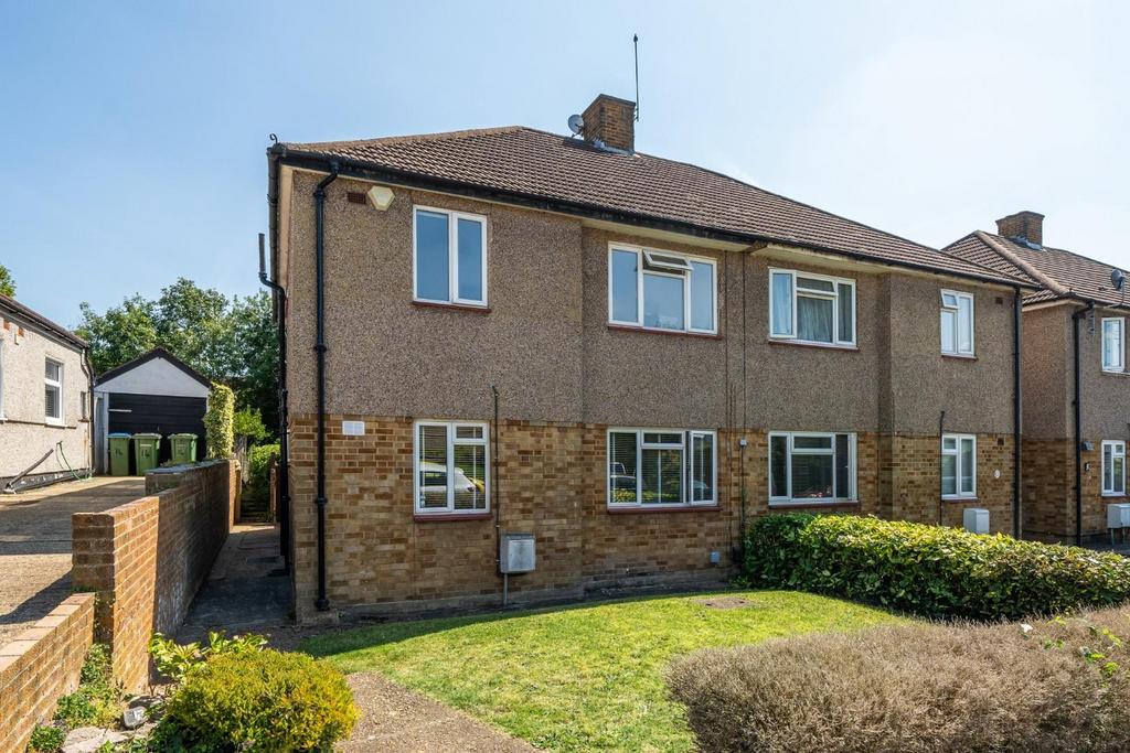 Hillview Road, Chislehurst 2 bed flat - £335,000