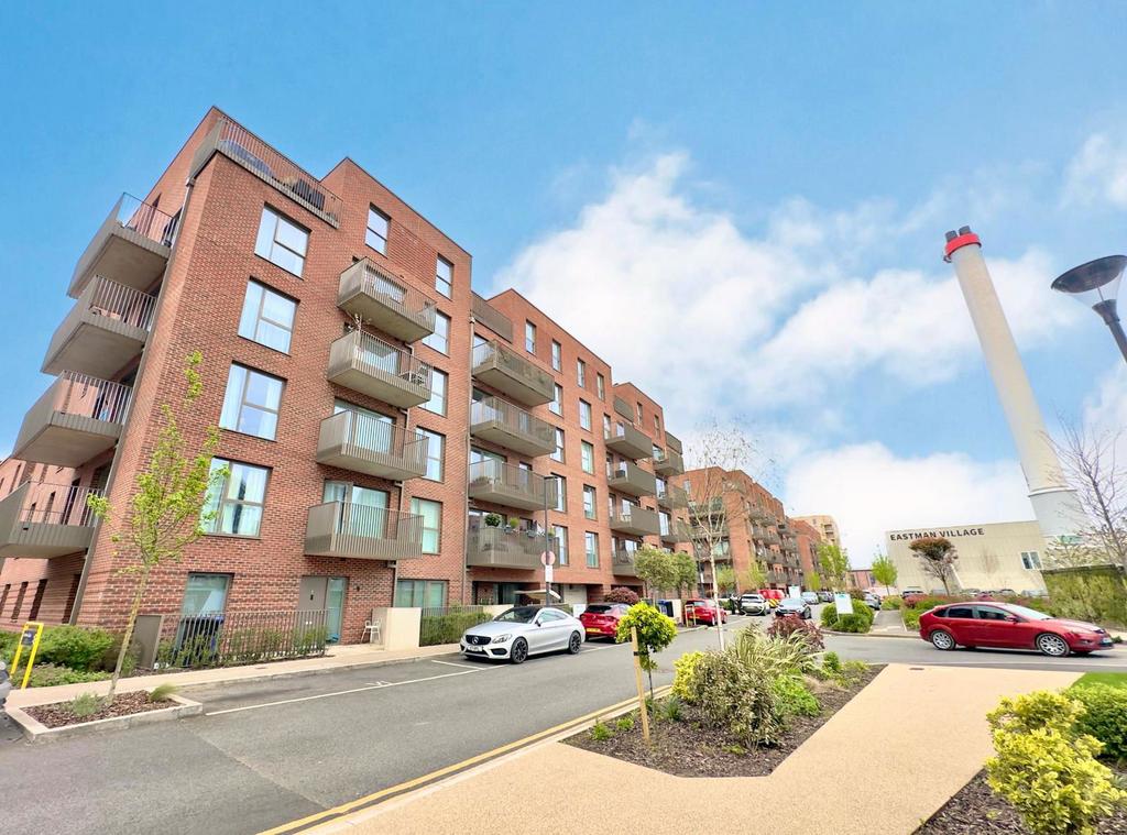 Hargrave Drive, Harrow HA1 2 bed apartment - £400,000