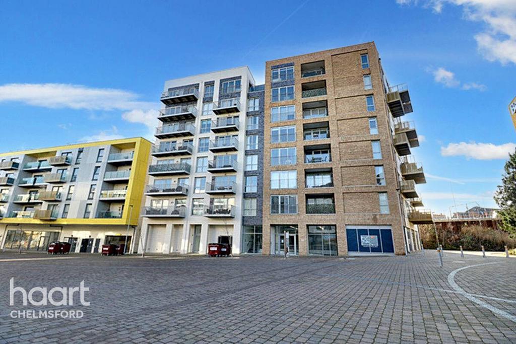 Cunard Square, Chelmsford 2 bed apartment - £325,000