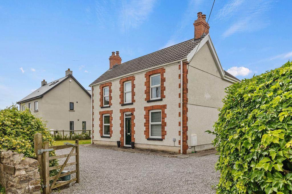 Swansea SA3 4 bed detached house - £350,000