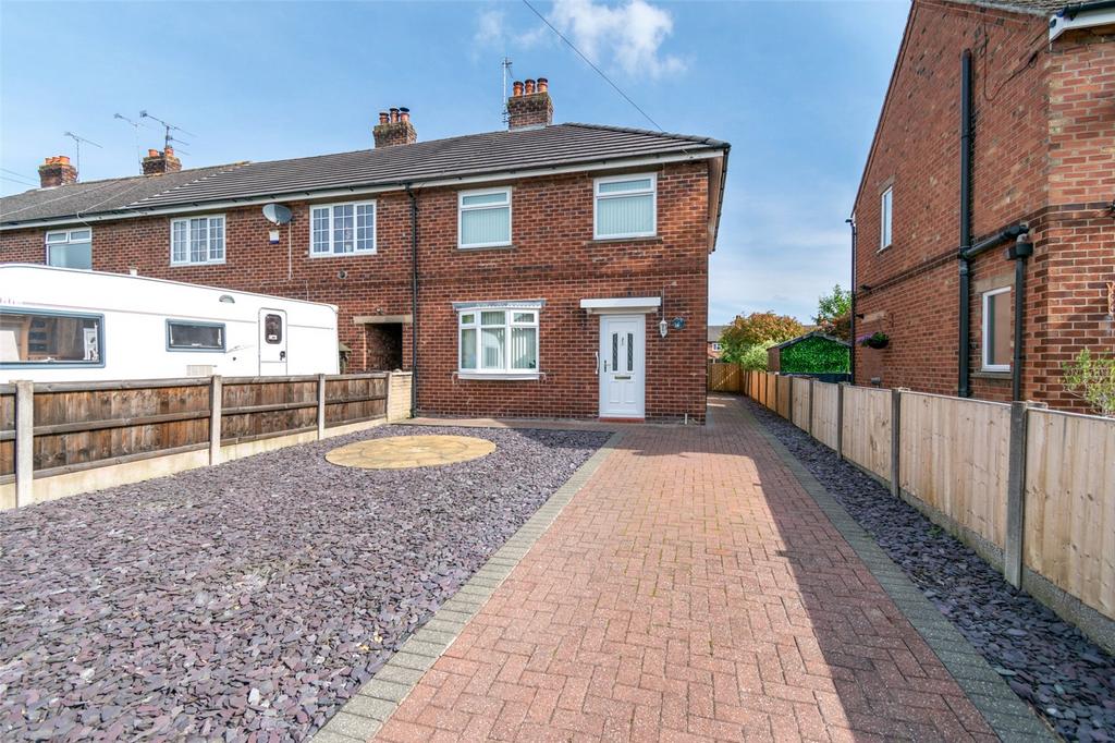 Manor Fields, Middlewich 3 bed end of terrace house for sale - £180,000