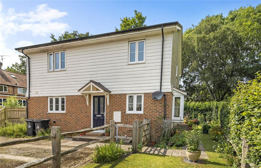Hartfield Road, Forest Row, East Sussex 2 bed semi-detached house - £ ...