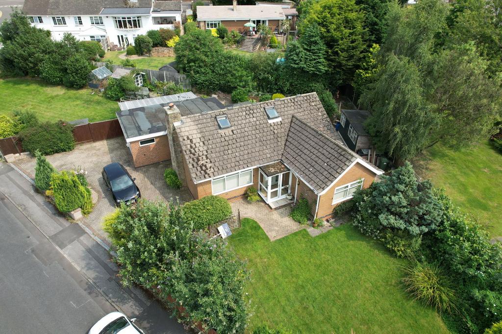 Woodland Way, Nottingham NG16 3 bed detached bungalow - £310,000