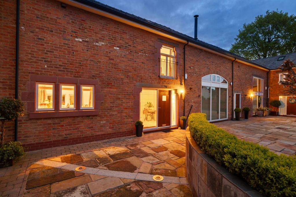 Agden Lane, Lymm WA13 3 bed barn conversion - £390,000