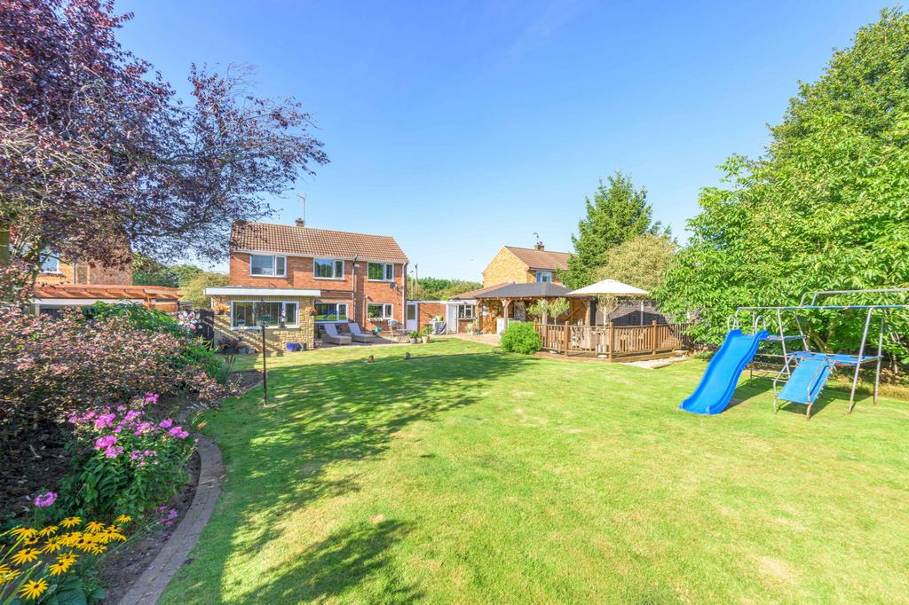 Harlaxton Road, Grantham NG31 3 bed detached house - £350,000