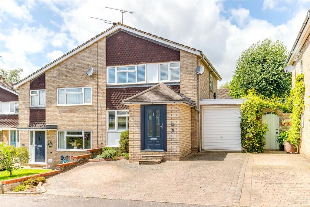 Grange Rise, Codicote, Hertfordshire... 3 bed semi-detached house - £ ...