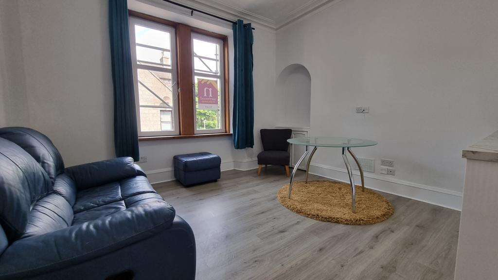 Rosemount Place, Rosemount, Aberdeen... 2 bed flat - £750 pcm (£173 pw)