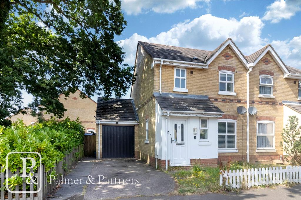 Princess Drive, Highwoods... 3 bed semi-detached house - £300,000