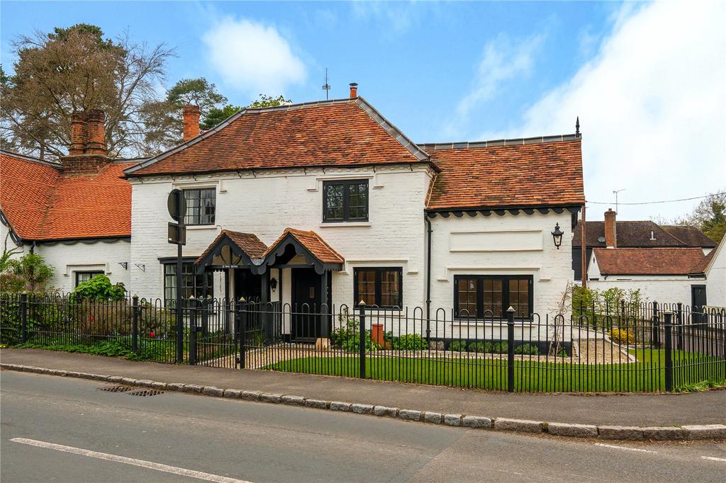 Windmill Road, Fulmer, Slough, SL3 2 bed semi-detached house - £759,500